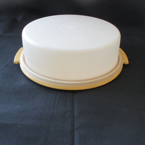 Tupperware | Kitchen | Tupperware Piecake Storage Containercarrier ...